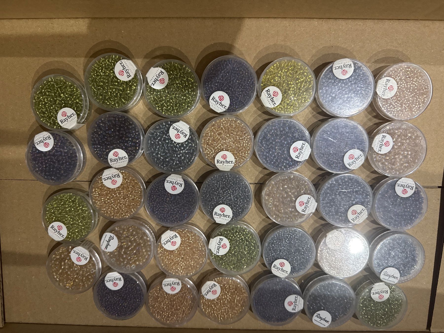 Lot 34 boites perles rocailles garniture argent silbereinzug (Neuf avec ...