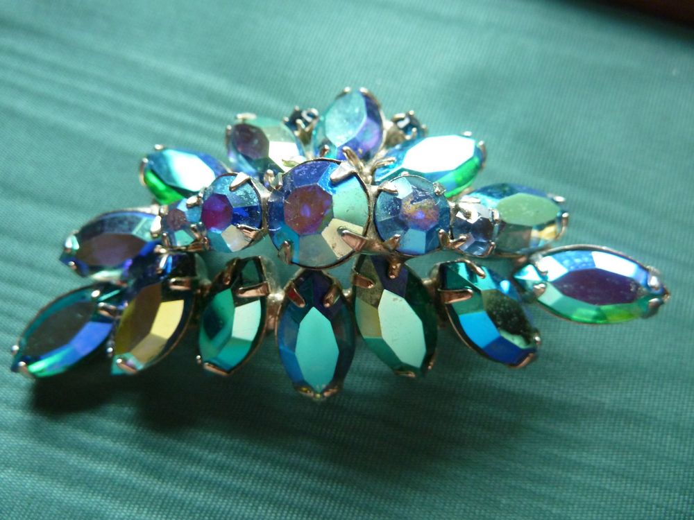 Brosche Vintage irisierende Srass-Steine (Gebraucht) in Therwil für CHF ...