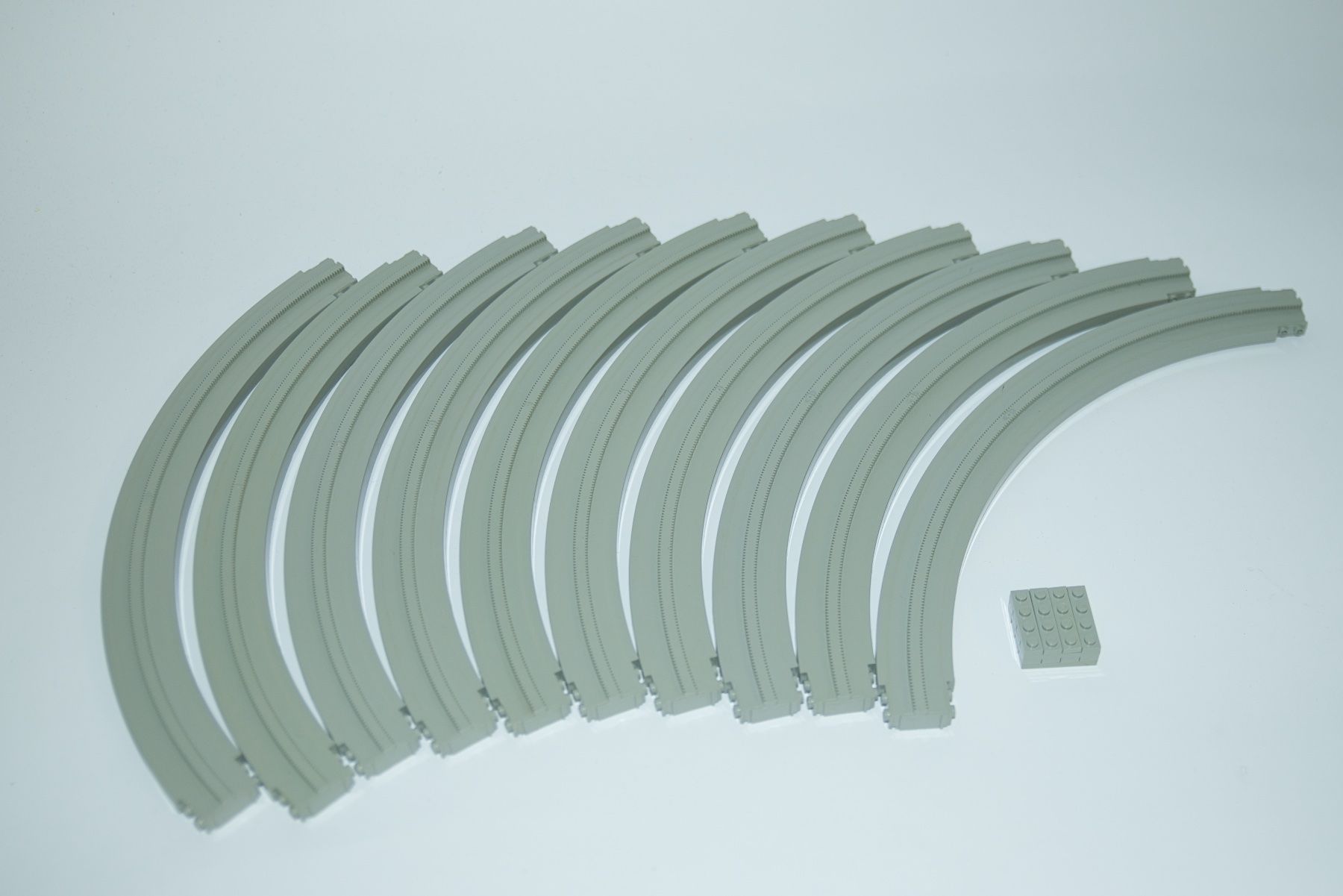 Lego Monorail, 10 x Kurve lang (2672) (Gebraucht) in Oberarth für CHF 1 – mit Lieferung auf ...