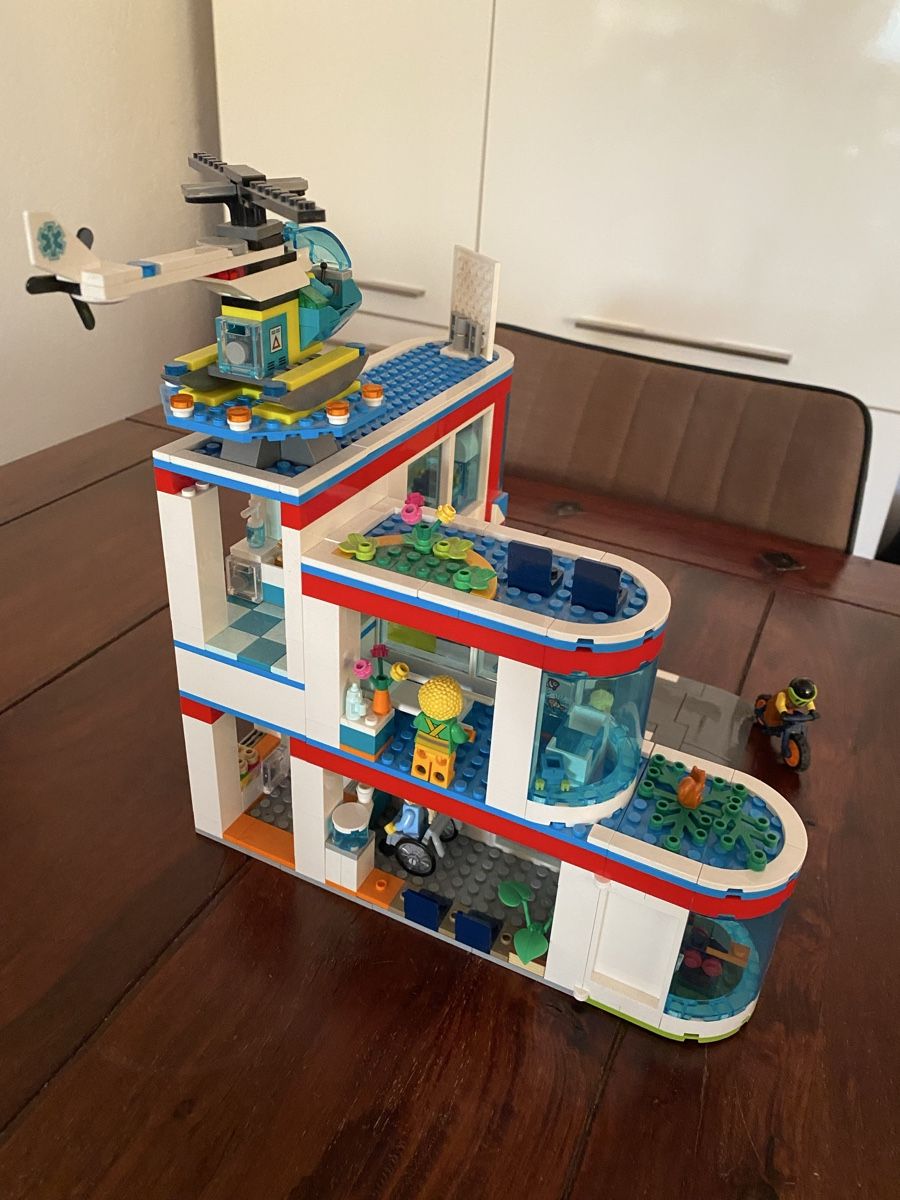 Lego City Spital 60330 Krankenhaus - Ab 1.- (Gebraucht) in Etziken für ...