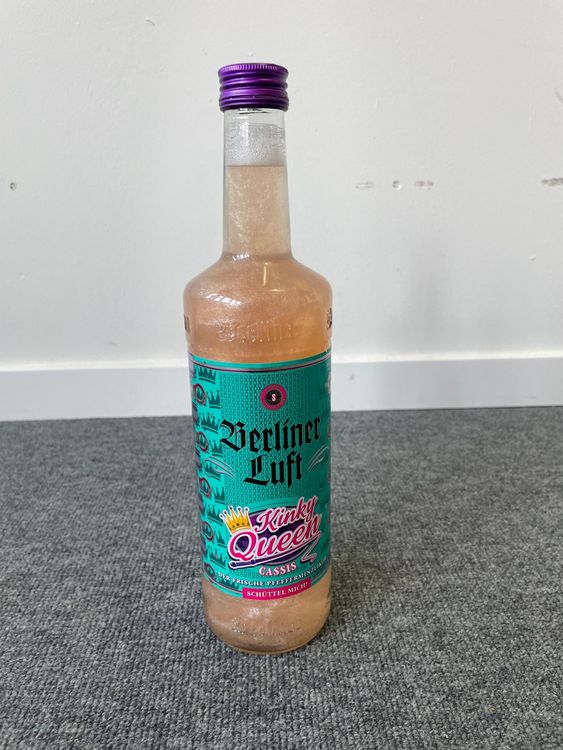Berliner Luft Kinky Queen Cassis Likör, mit Glitzer! | Kaufen auf Ricardo