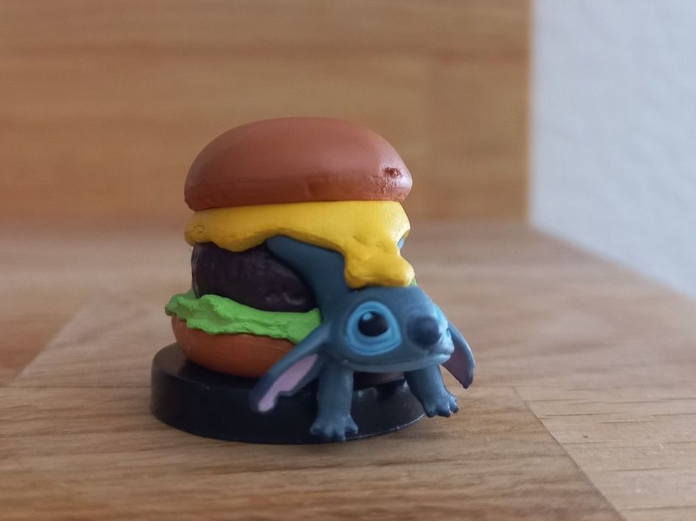 Stitch mit Burger 2.5cm Sammelfigur/ Setzkasten (Neu und ...