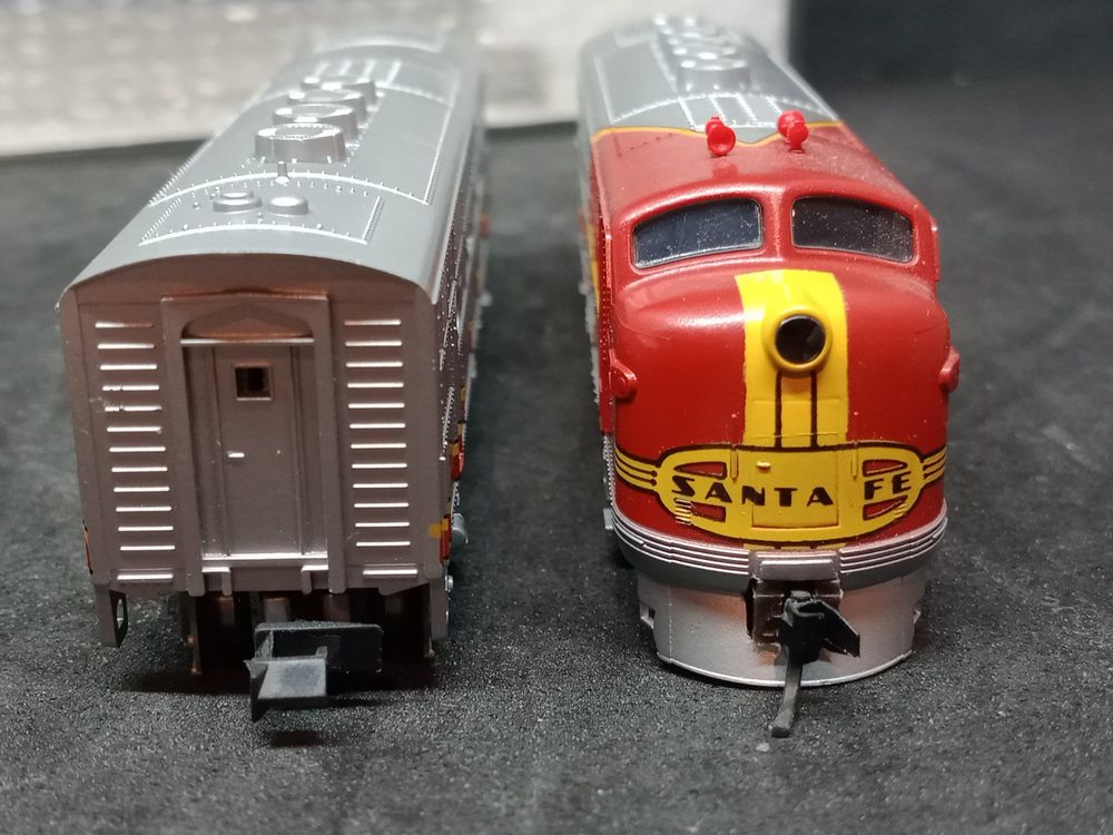 Spur N Kato F3-A und F3-B der "Santa Fe" (Gebraucht) in Bätterkinden für CHF 180 – mit Lieferung ...