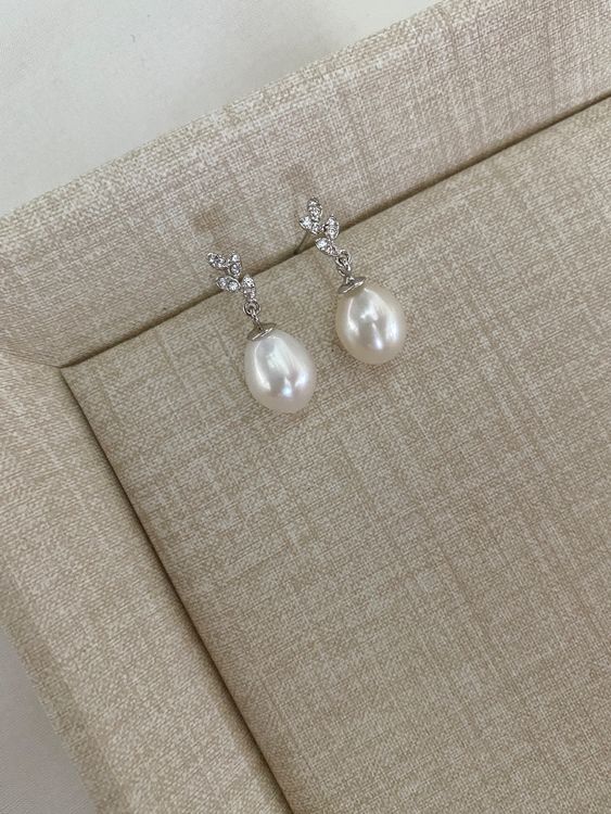 Perlen Ohrringe /Süsswasserperlen echte (Neu und originalverpackt) in Sarnen für CHF 55 – mit ...