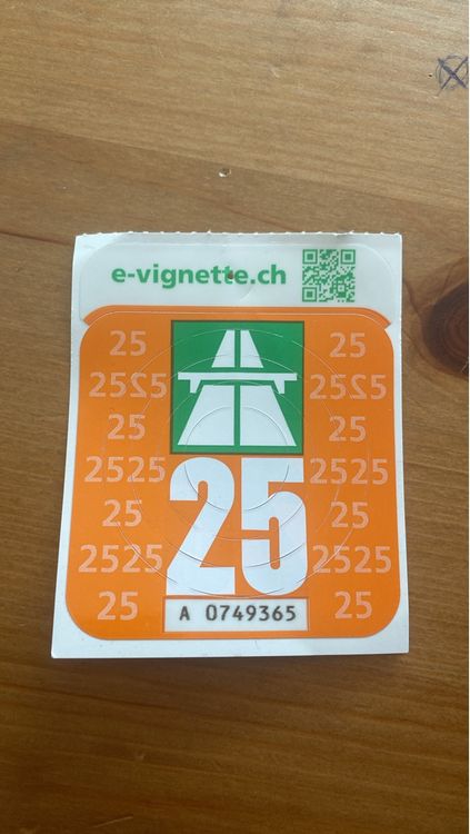 Autobahnvignette 2025 (Neu und originalverpackt) in Rickenbach LU für CHF 36 – mit Lieferung auf ...