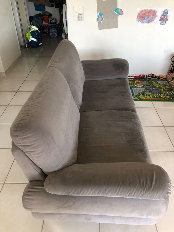 Sofa 3er Sitz aus Microfaser (Gebraucht) in Adlikon b. Regensdorf für CHF 50 – nur Abholung auf ...