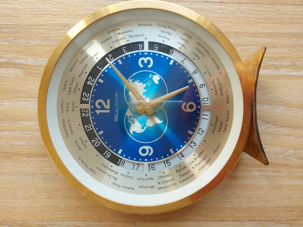 Bulova World-Timer-Alarm-Tischuhr, Weltzeit, Handaufzug (Gebraucht) in ...