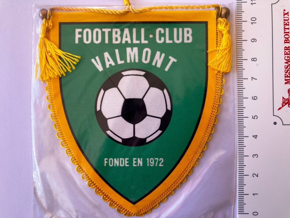 Vintage Fanion/Wimpel FC VALMONT/ FONDE EN 1972 (Neu und originalverpackt) in Gland für CHF 7 ...