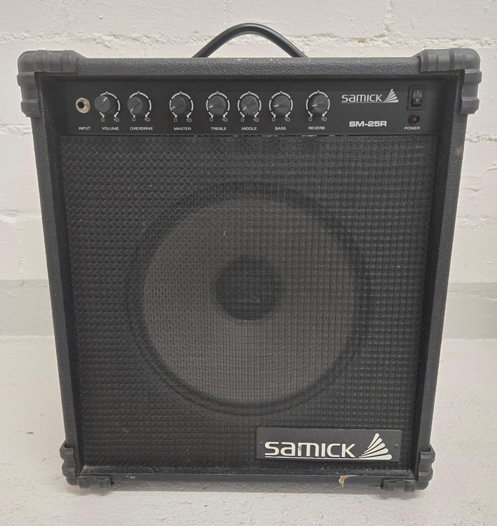 Samick SM-25R Gitarrenverstärker Amp Combo 25 Watt (Gebraucht) in Rheinsulz für CHF 46 – mit ...