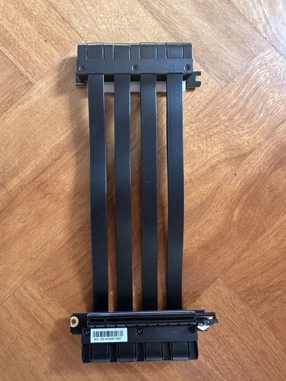 Riser cable NZXT (Gebraucht) in Neuchatel für CHF 10 – mit Lieferung ...