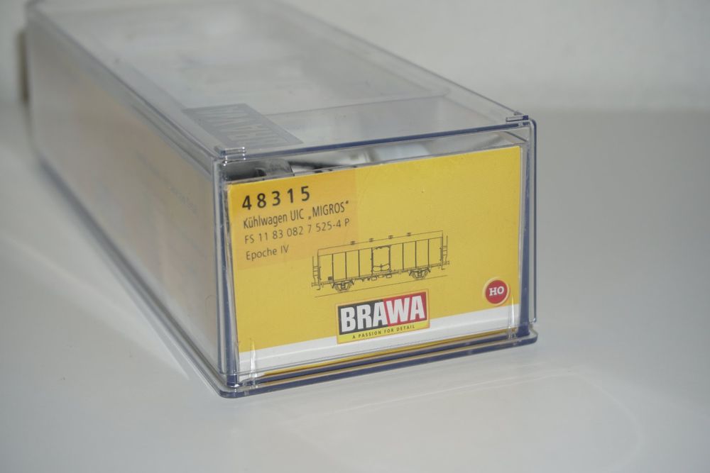 BRAWA 48315 - FS Kühlwagen Migros H0/DC (Gebraucht) in Matten b. Interl ...