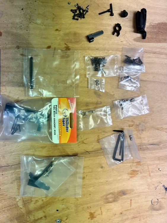 Thunder Tiger mini Titan E325 3D Heli (Defekt) in Muntelier für CHF 30 ...