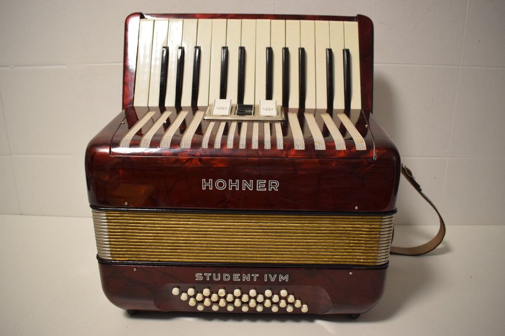 Hohner Student IV M (Gebraucht) in Zürich für CHF 165 – mit Lieferung ...