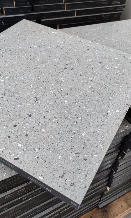 Bodenplatten von Doppelboden Systemboden für Serverraum (Gebraucht) in ...
