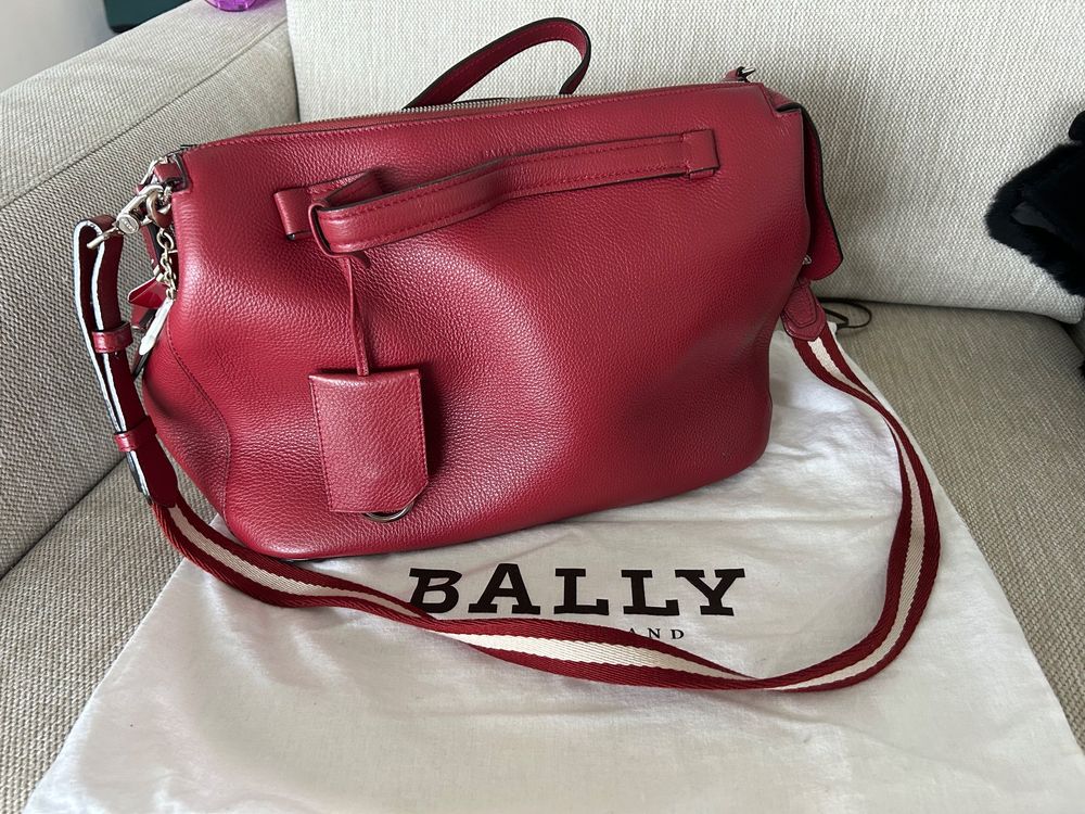 Bally red bag, medium size (Gebraucht) in Epalinges für CHF 150 – mit ...