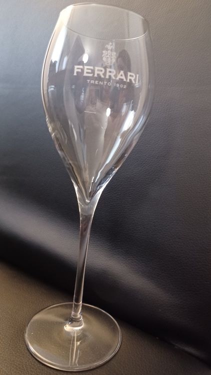 Ferrari Champagne Glasses x 6 (Neu und originalverpackt) in Zürich für CHF 5 – nur Abholung auf ...