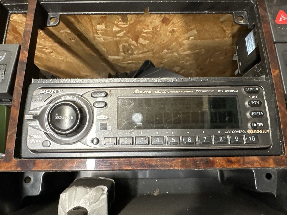 Vintage Sony XR-C9100R Autoradio - AB 1 CHF 🔥 (Gebraucht) in Heiligkreuz (Mels) für CHF 1 – mit ...