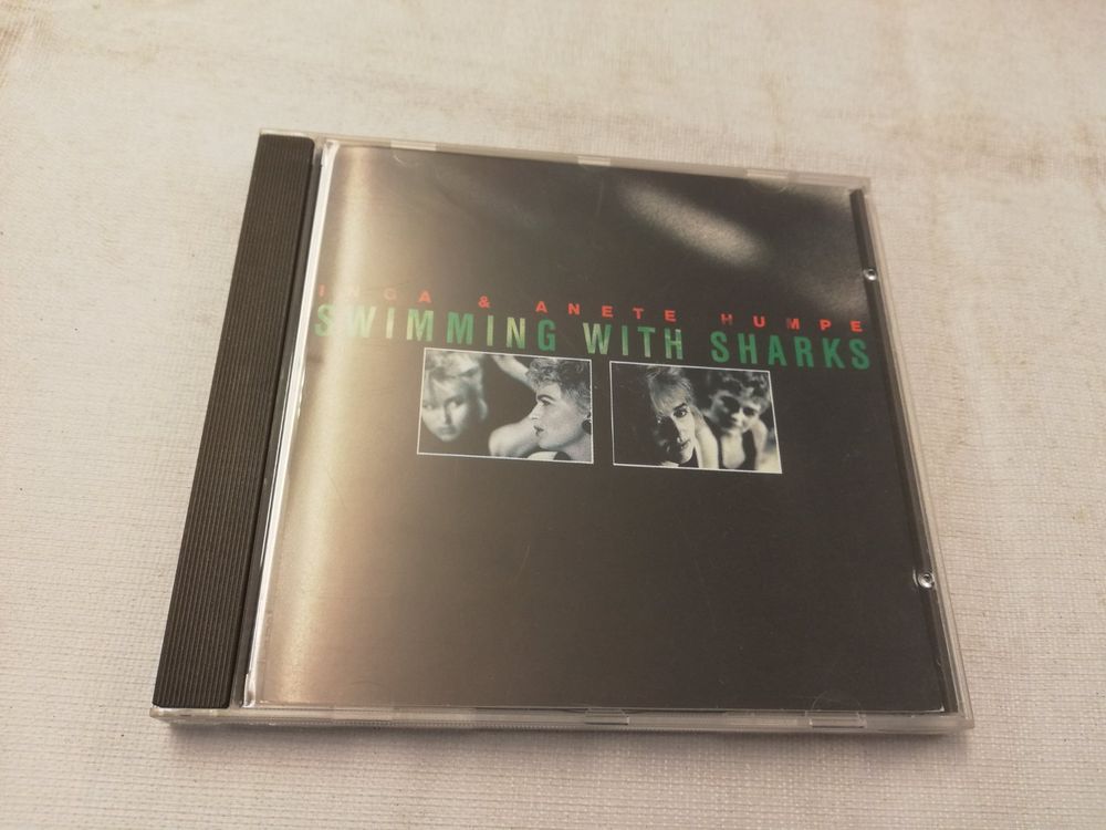 INGA & ANETE HUMPE - SWIMMING WITH SHARKS (Gebraucht) in Bern für CHF 5 – mit Lieferung auf ...