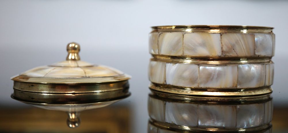 ALTE MESSING PERLMUTT DOSE DÖSLI GEHÄMMERT HANDARBEIT (Gebraucht) in Vettweiß für CHF 152 – mit ...