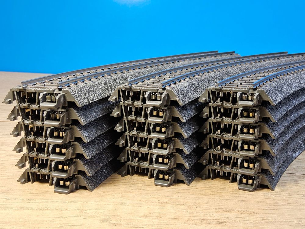 18 x Märklin 24230 _ C Gleis Gebogen R2 437,5mm 30°_ Spur H0 (Gebraucht) in Uerikon für CHF 58 ...