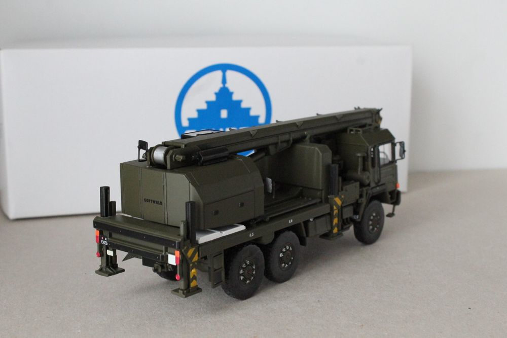 Saurer 10 DM Crane Gottwald Swiss Army green TH 5078 / 1:50 (Neu und ...
