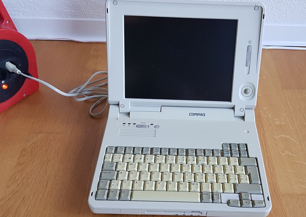 VINTAGE Laptop 486er mit 16MB RAM - Compaq SERIES 2850E (Gebraucht) in ...