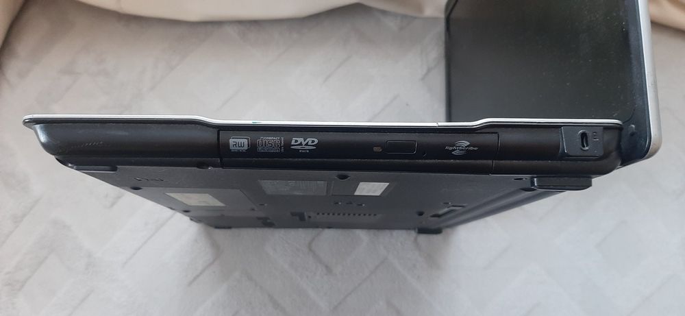 HP COMPAQ 6820S 17 Zoll Display Für teile Bastler Angebot (Defekt) in ...