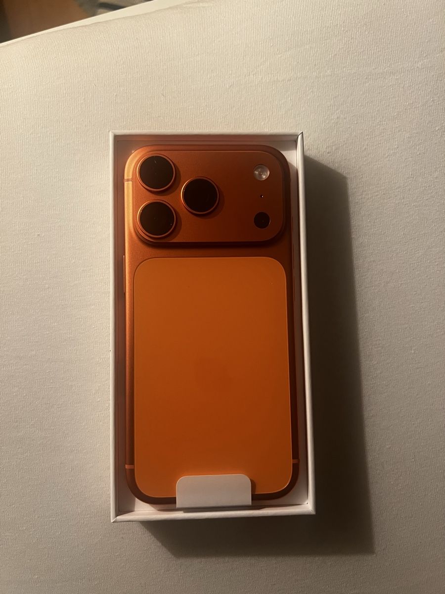 Unlocked iPhone 17 Pro - 256GB - Deep Orange - Pristine! (Neu und ...