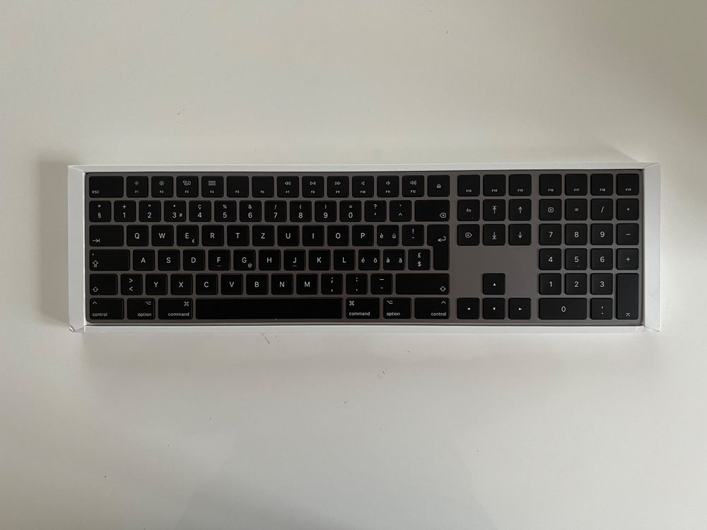 Apple Magic Keyboard+Num Pad - Space Gray - CH Layout (Neu (gemäss Beschreibung)) in Luzern für ...