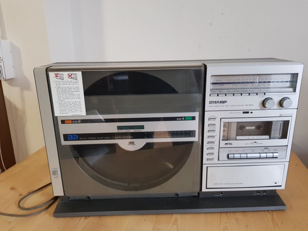 SHARP VZ3000 Radio-Plattenspieler Combo Rarität (Defekt) in Walterswil BE für CHF 160 – nur ...