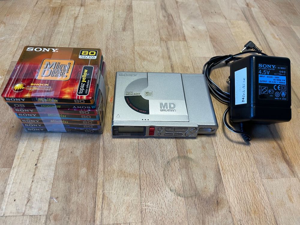 Sony Minidisc MZ-R37 + loader + 8x Sony 80 color edition (Gebraucht) in ...