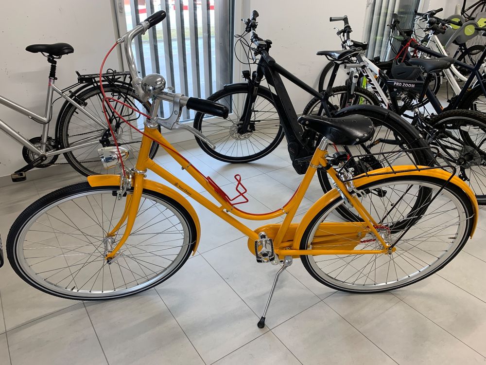 Velo Veuve-Cliquot by Abici Italia | Kaufen auf Ricardo