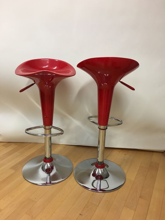 2 Rote Barhocker, höhenverstellbar, stylisch (Gebraucht) in Olten für ...