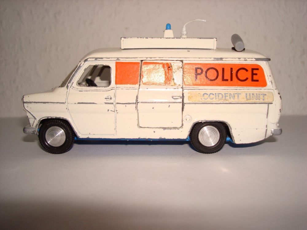 Ford Transit Police Van 1:43 Dinky Toys (Gebraucht) in Diegten für CHF ...