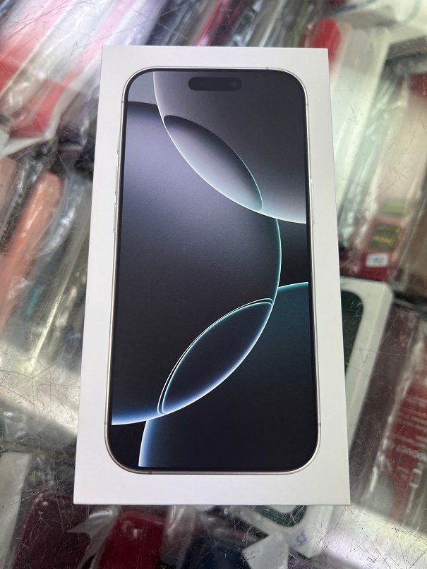 IPHONE 16 PRO MAX 256GB SILVER/WHITE FABRIKNEU!!! (Neu und originalverpackt) in Zürich für CHF ...