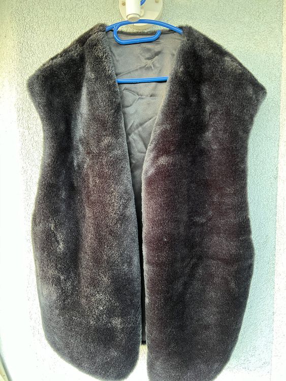 schwarzes Chilet Kunstpelz XXL (Gebraucht) in Frümsen für CHF 9 – nur ...