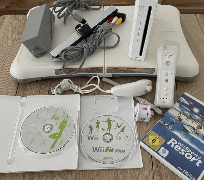 NINTENDO WII mit WII FIT BOARD (Gebraucht) in Plons für CHF 1 – mit ...