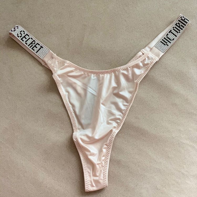 String Victoria‘s Secret mit Logorimchen (Neu und originalverpackt) in ...