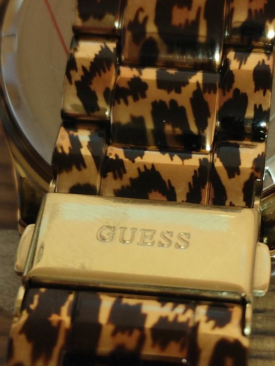 DAMENUHR GUESS FIERCE LEOPARD DESIGN MULTICOLOR | Kaufen auf Ricardo