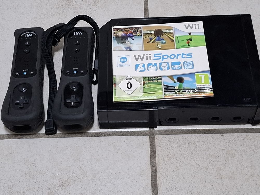 Nintendo Wii Spielkonsole mit Zubehör/ Wii Sports CD (Gebraucht) in ...