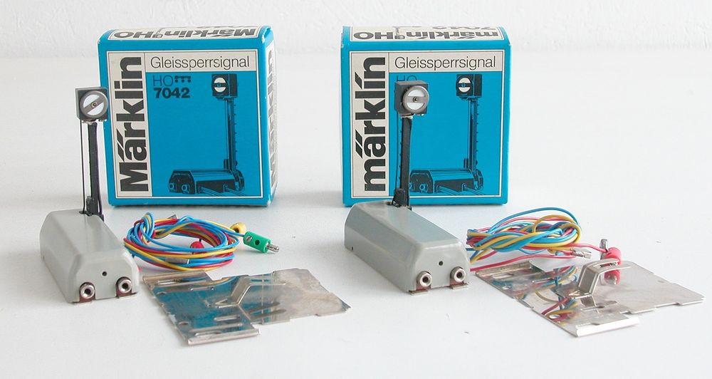 Märklin 2 Gleissperrsignale 7042 Spur H0 (Gebraucht) in Oberwil BL für ...
