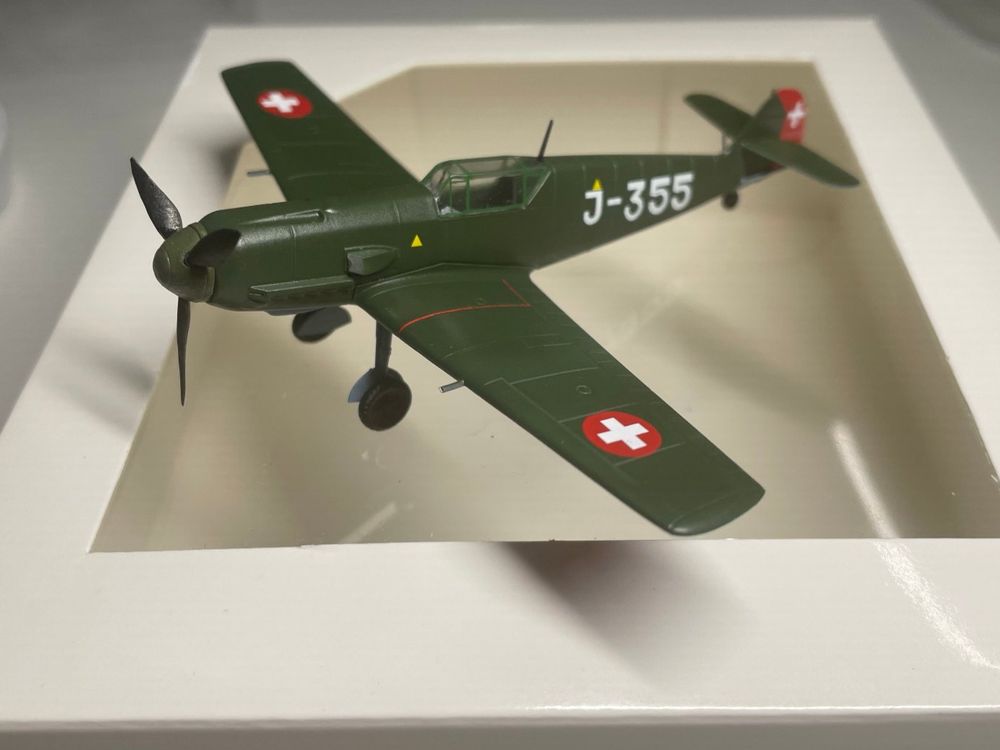 Messerschmitt Me 109E Schweiz J-355 1/87 mit 2 Figuren (Neu und originalverpackt) in Hochfelden ...