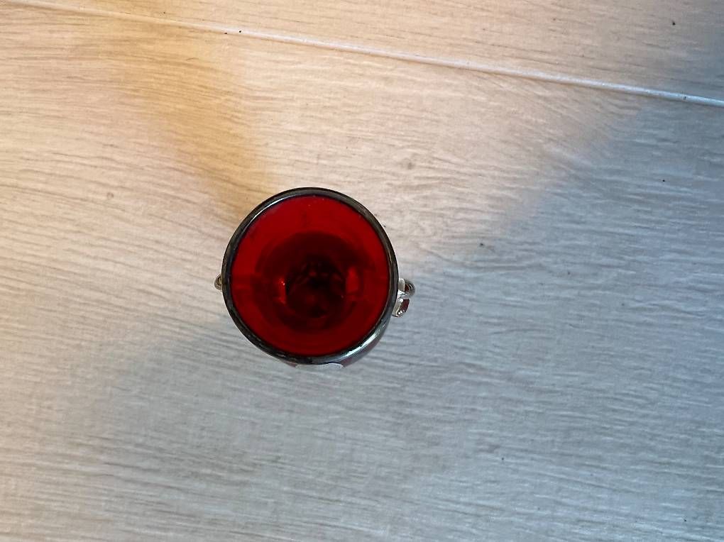 Vase en verre soufflé rouge gravé décor floral Art déco (D'occasion) à ...