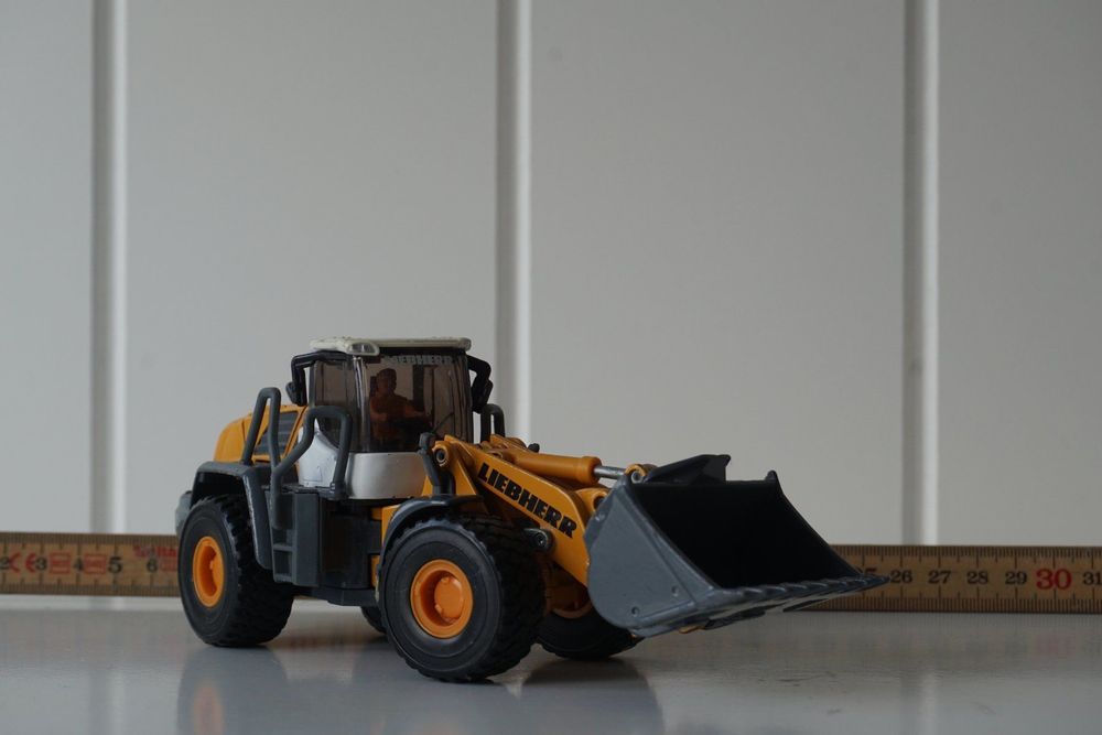 Liebherr L580 2plus2 siku 3533 (Gebraucht) in Dättwil AG für CHF 8 ...