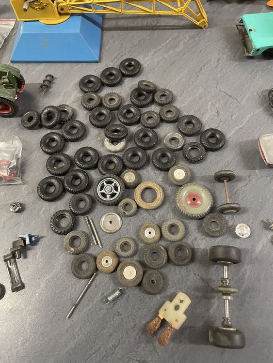 Dinky Toys Ersatzteilspender (Defekt) in Pratteln für CHF 20 – nur ...