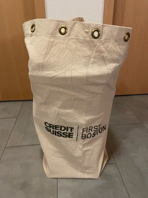 Historischer Geldsack der Credit Suisse First Boston (Neu (gemäss ...