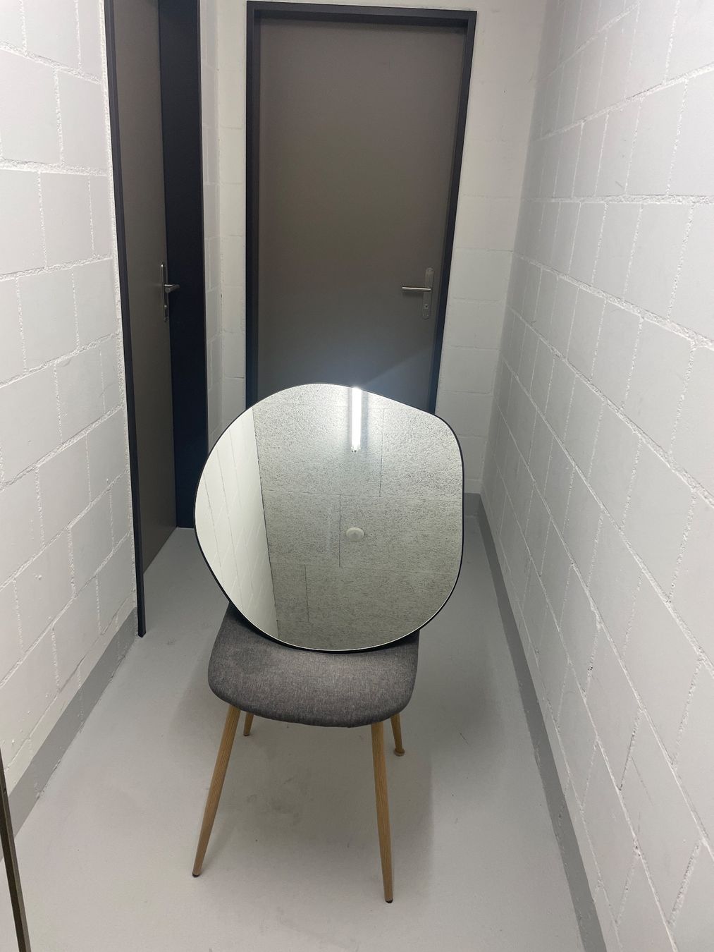 Irregular Wall Mirror – Zara Home (Discontinued Design) (Gebraucht) in ...