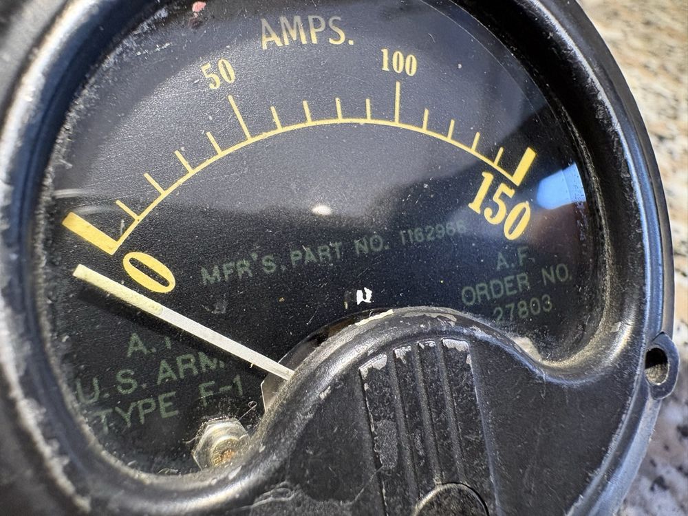 Amps Meter altes Flugzeuginstrument der US Army (Defekt) in Attiswil ...