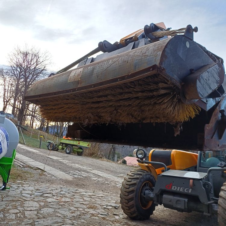 Spazzatrice MX BS 180 STD, per telescopico Dieci Apollo 🚜 (Gebraucht ...