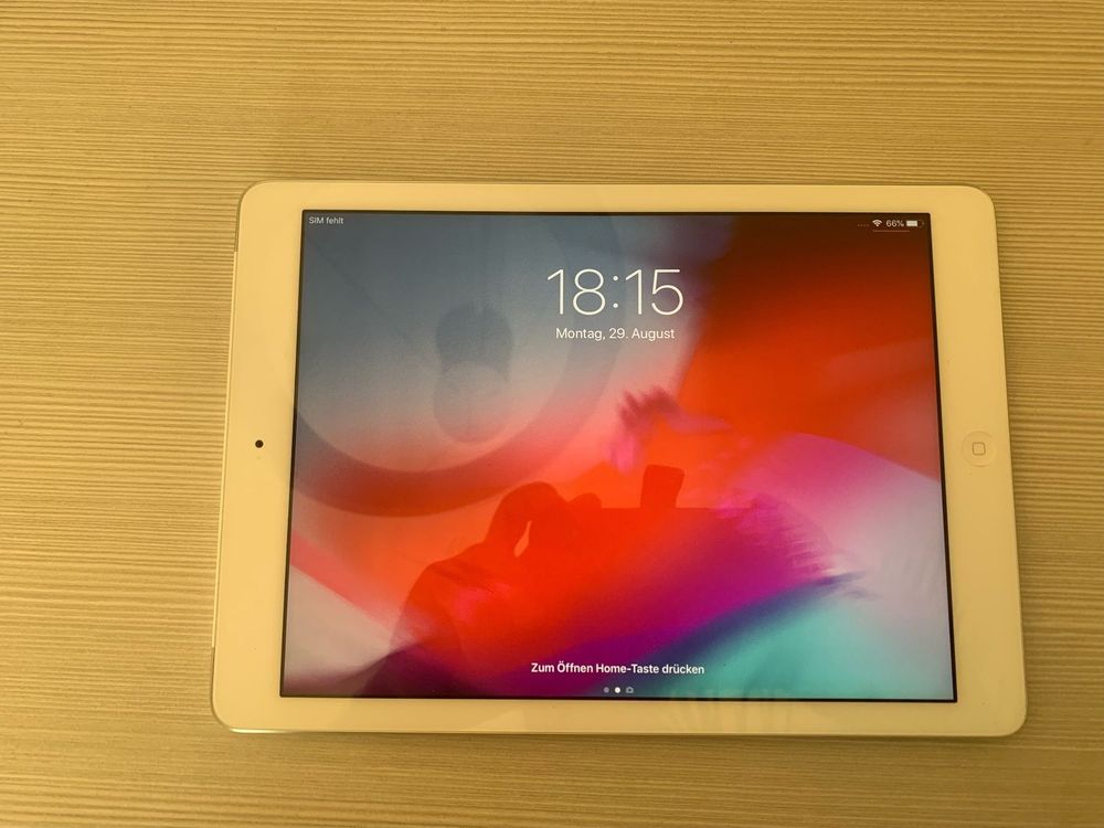 iPad Air (2013) 32 GB Wi-Fi + Cellular | Kaufen auf Ricardo
